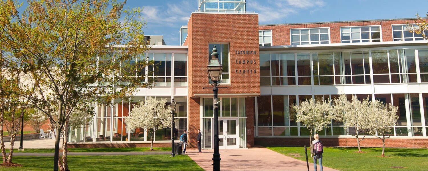 梅里瑪克學院 Merrimack College